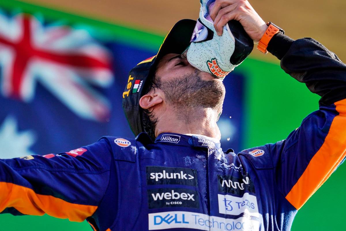 Shoey, el festejo que nació en un burdel y llegó a la Fórmula 1 con ...