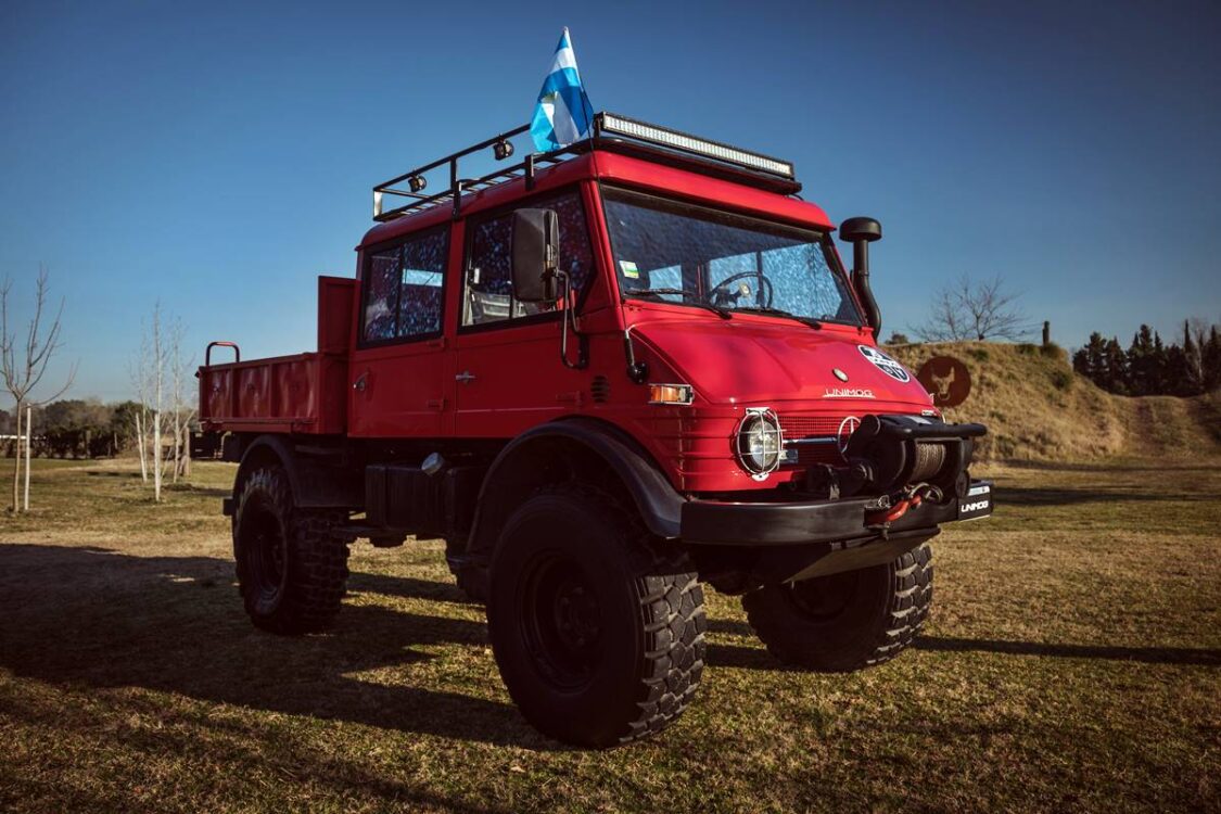 Mercedes-Benz Unimog: Un icono de resistencia y versatilidad