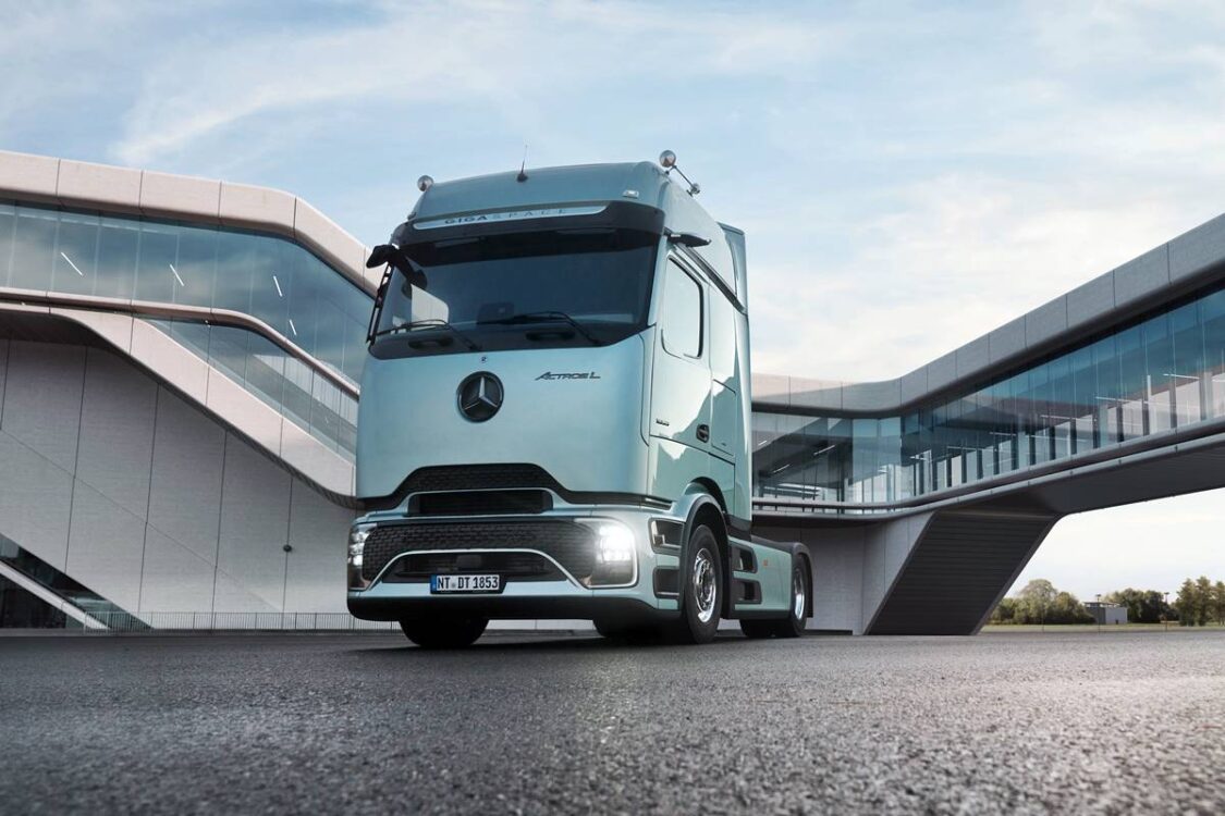 Presentación de los últimos modelos de camiones Mercedes: Un salto en ...