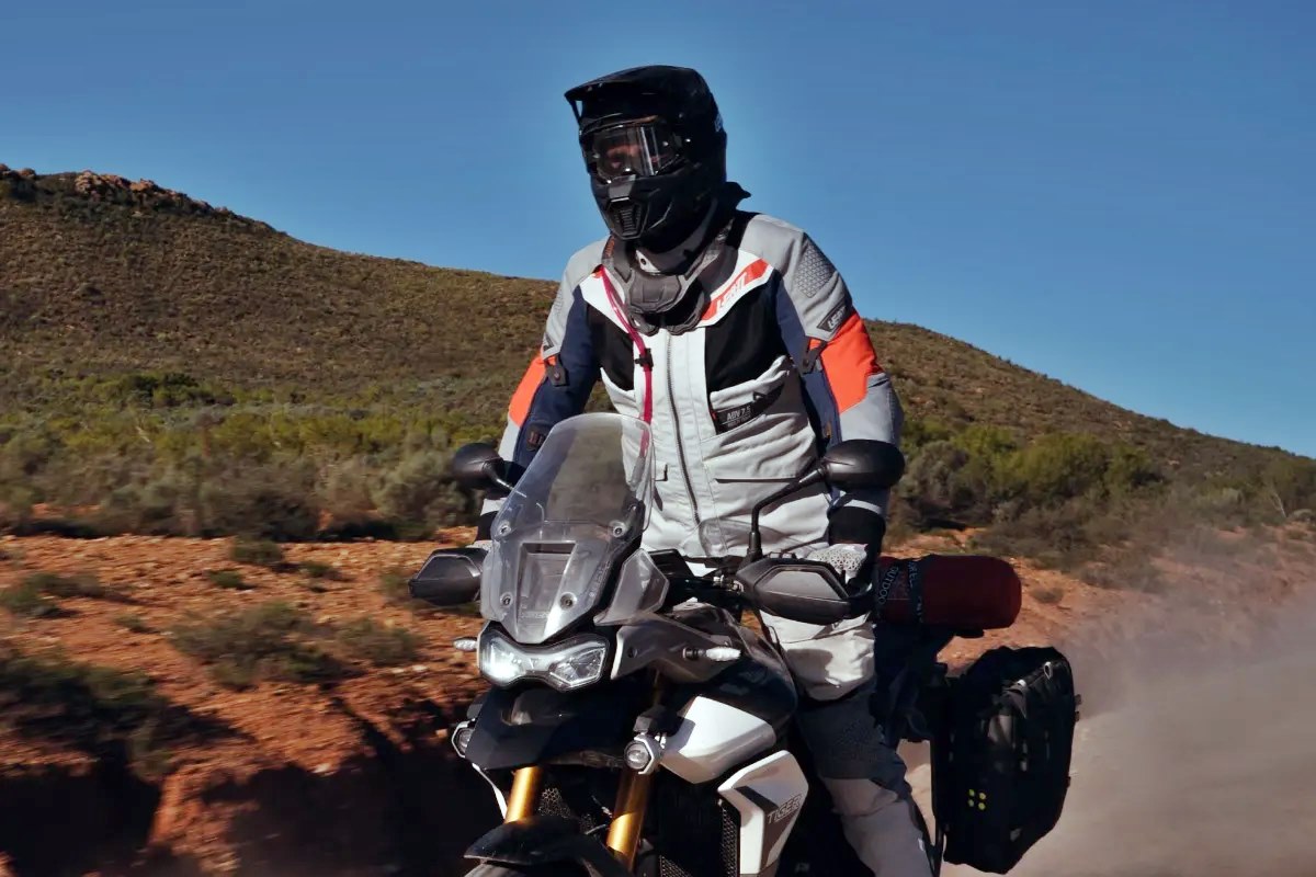 LEATT Adventure: La nueva referencia en equipamiento para motociclistas