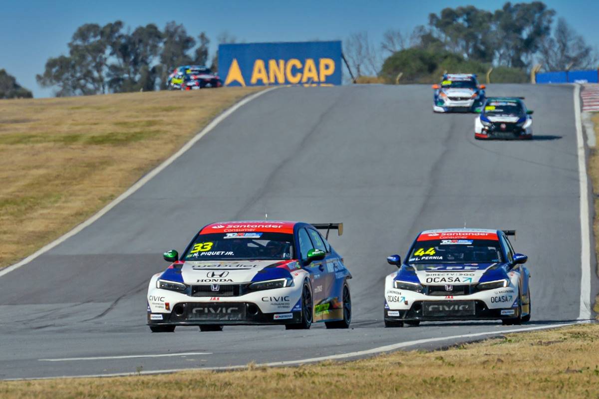 TCR South America en Mercedes: El Tanito Pernía se afianza en la cima