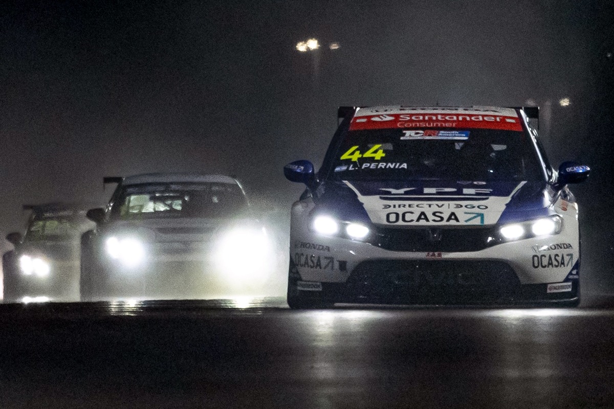 ¡El automovilismo emocionado! Pernía, campeón sudamericano a los 50 años