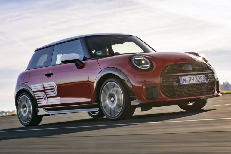 E MINI Cooper 1965 Victory Edition honra una hazaña legendaria